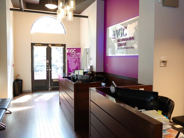 VGC - Vancouver（ブイジーシー・インターナショナル・カレッジ・バンクーバー） - カナダ格安留学サポーター