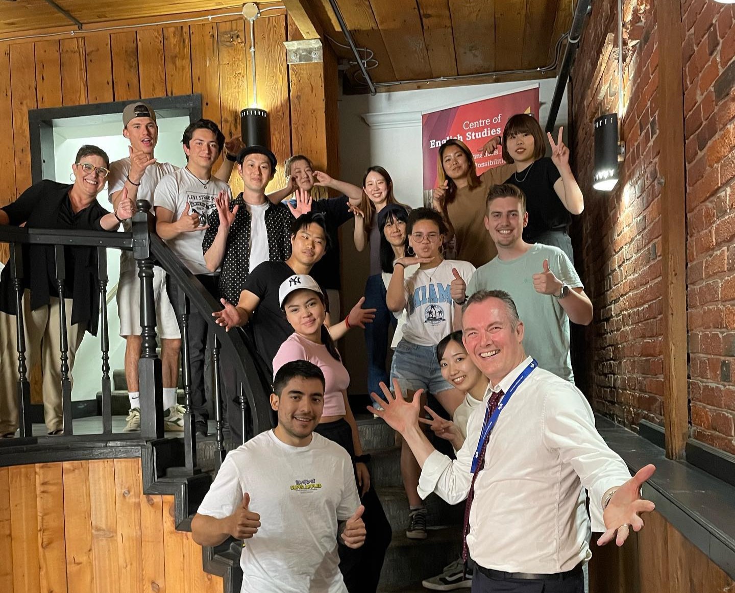 CES - Vancouver（センター・オブ・イングリッシュ・スタディーズ・バンクーバー校） - カナダ格安留学サポーター